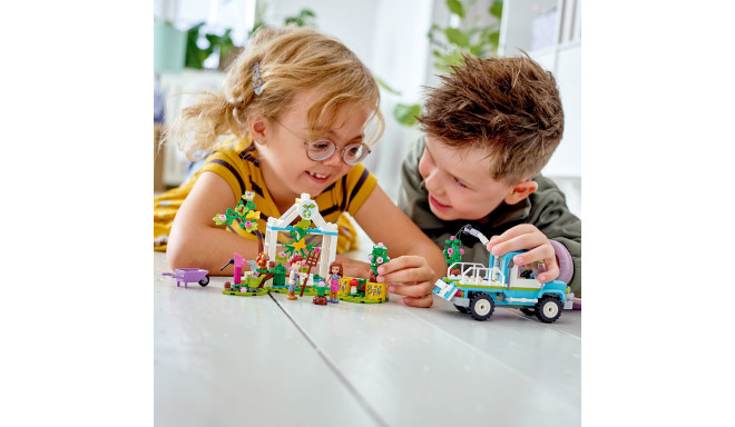 41707 LEGO® Friends Tree-Planting Vehicle - LEGO - Photopoint